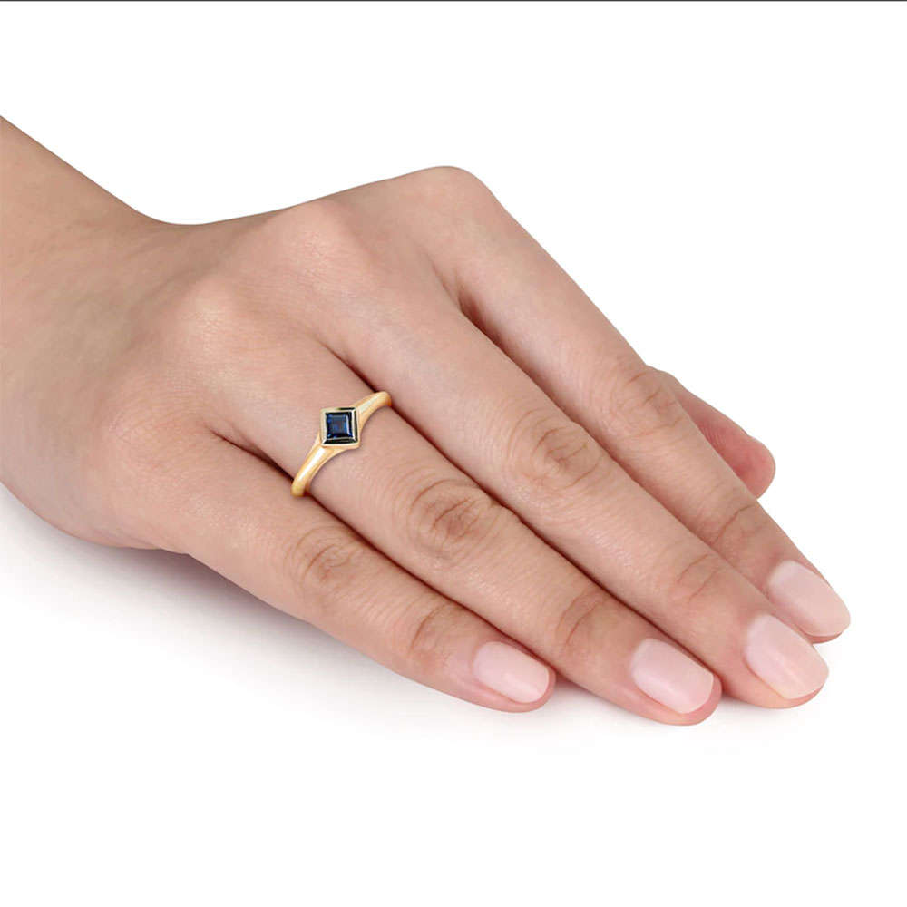 Square sapphire ring | Temple & Grace NZ